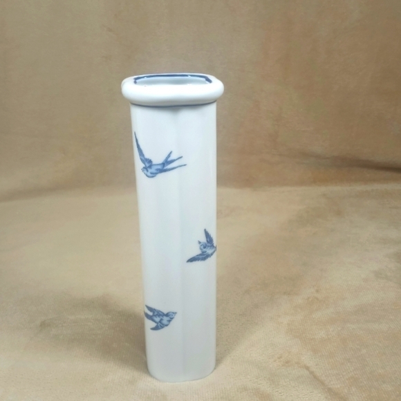 Arita | Accents | Arita Bud Vase Blue And White With Blue Swallows ...